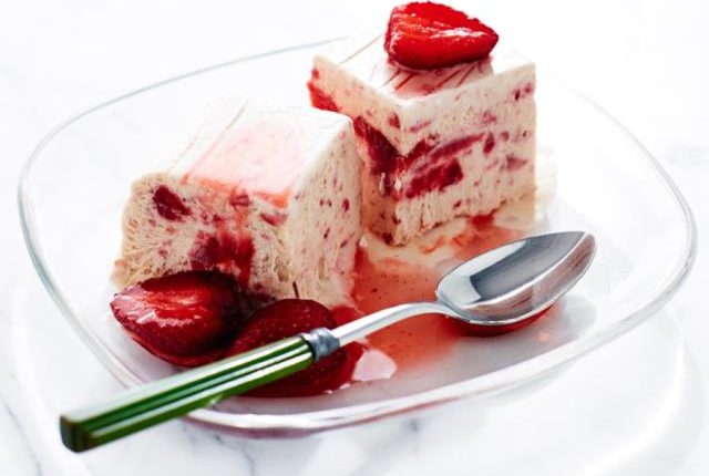 Брза слатка ужина со јагоди која ќе ве освежи во летните денови ...