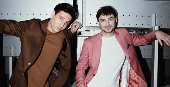 Ова видео ќе ве насмее: Тино и Атанас повторно ја насмеаја публиката до ...